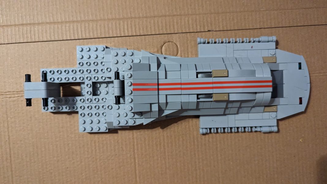 BlueBrixx Star Trek Voyager & Delta Flyer Review – Trek Central